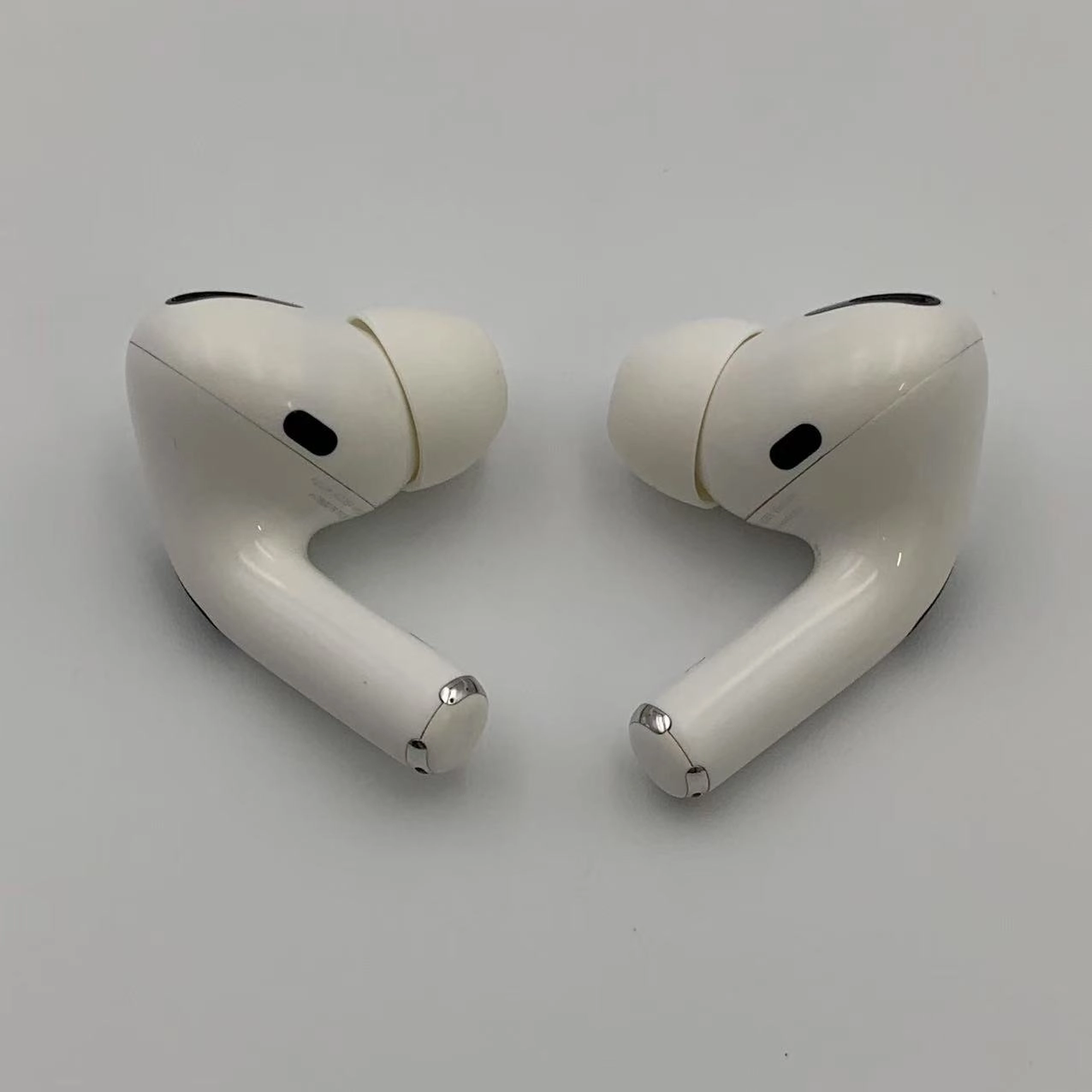 AirPods Pro 第1世代 2019年モデル ホワイト A2084 | 中古スマホ販売のアメモバマーケット